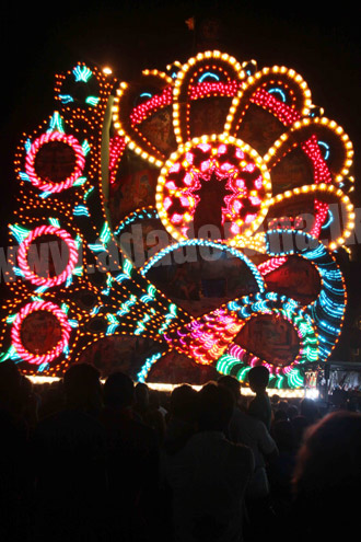 Pandals that light up Vesak…