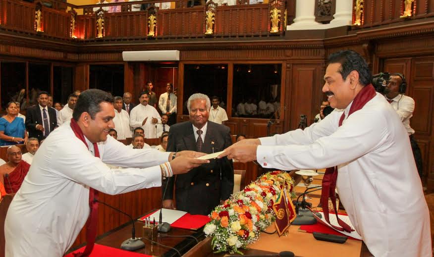 Shashindra takes oaths as CM