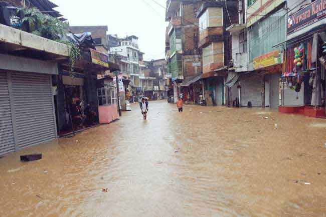 Akurana inundated; use alternative routes - DMC