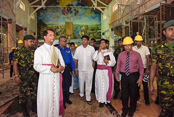 Sajith visits Kochchikade church...