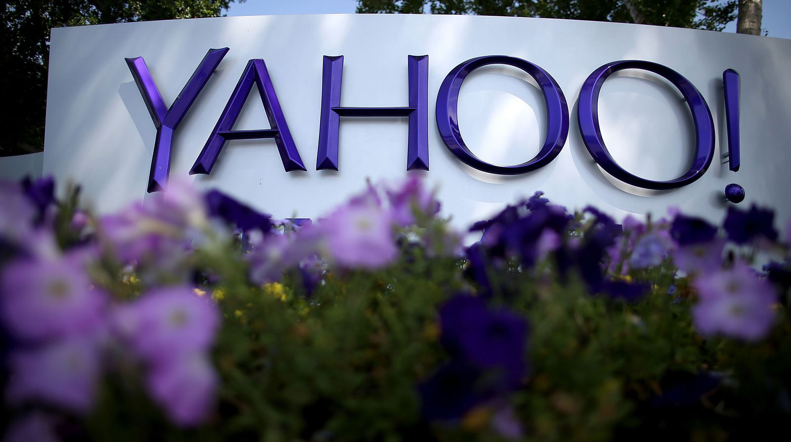 A Yahoo insider believes the hackers could really have stolen over 1 billion accounts