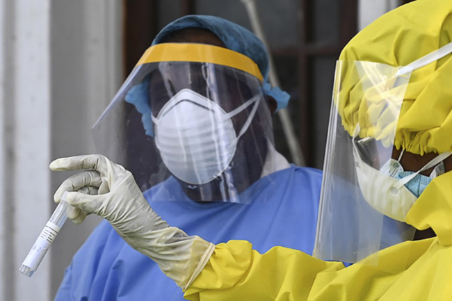 PCR or rapid antigen tests on people not wearing face masks in public