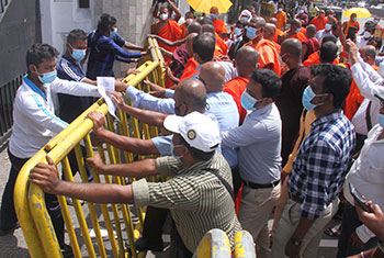 Piriven teachers protest...