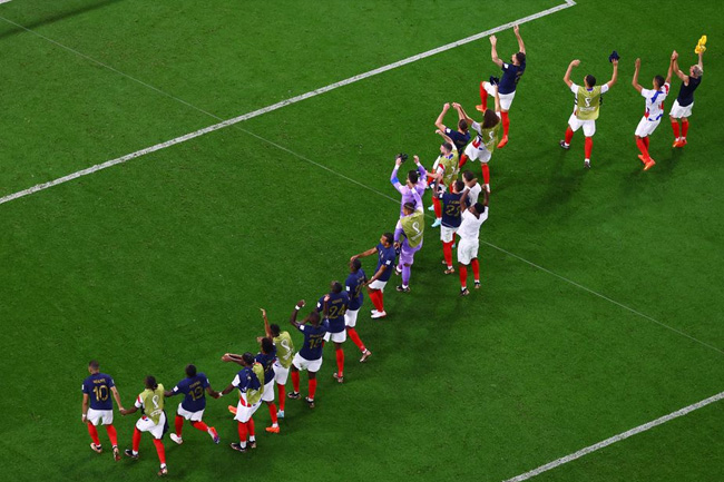 France Beat Australia 4 1 In Opener As Giroud Equals Scoring Record