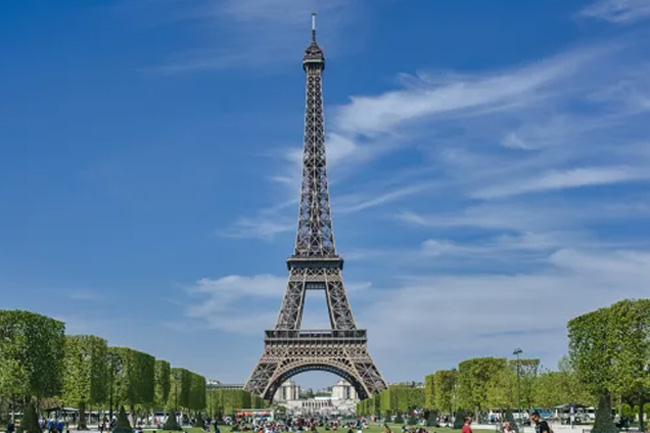 Security alert prompts Eiffel Tower evacuation Security alert prompts Eiffel Tower evacuation