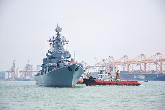 Russian Naval Ship ‘Varyag’ docks in Colombo