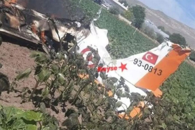 Two pilots killed in Turkey military training plane crash
