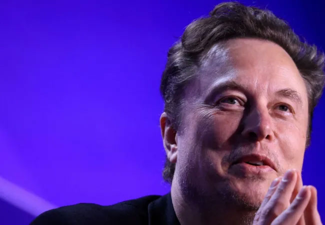 Tesla investors back record-breaking Musk pay deal