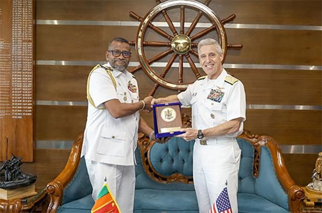 US Pacific Fleet commander meets Commander of Sri Lanka Navy